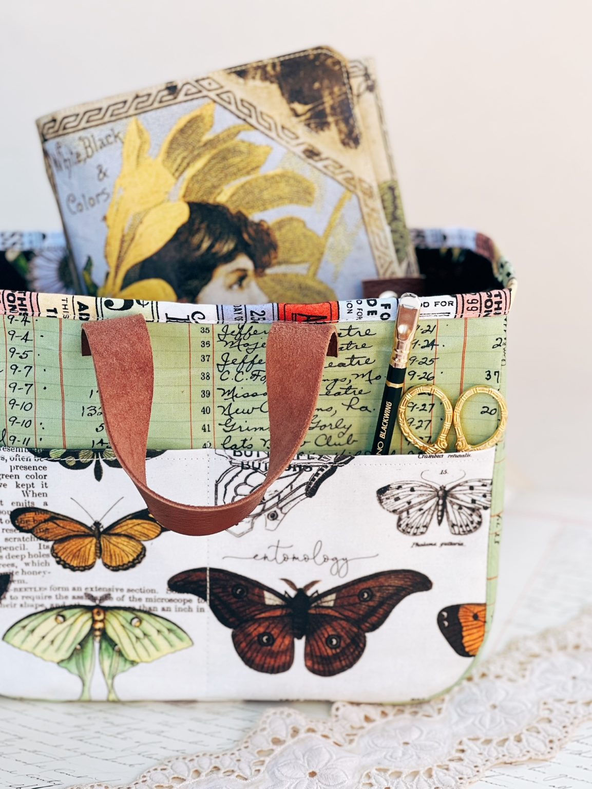 Cream Craft: Art Journal - Tri Fold Journal Folio and Journaling Tote